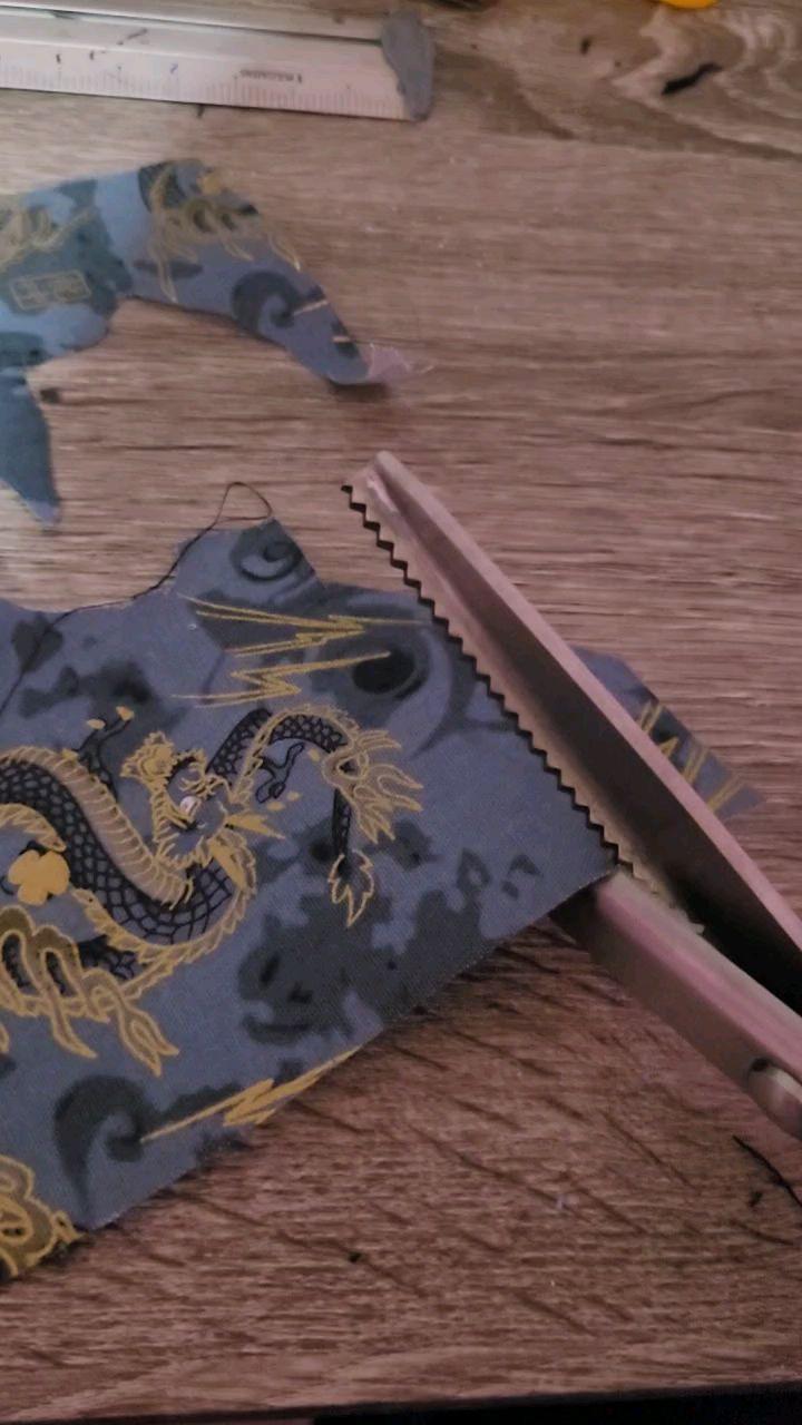 Scissors Sewing Embroidery Fabric Zigzag Shape Craft Cut Dressmaking ...